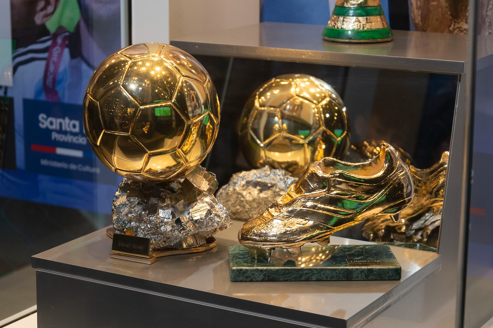Una multitud visitó el stand de Messi en el Museo del Deporte ...